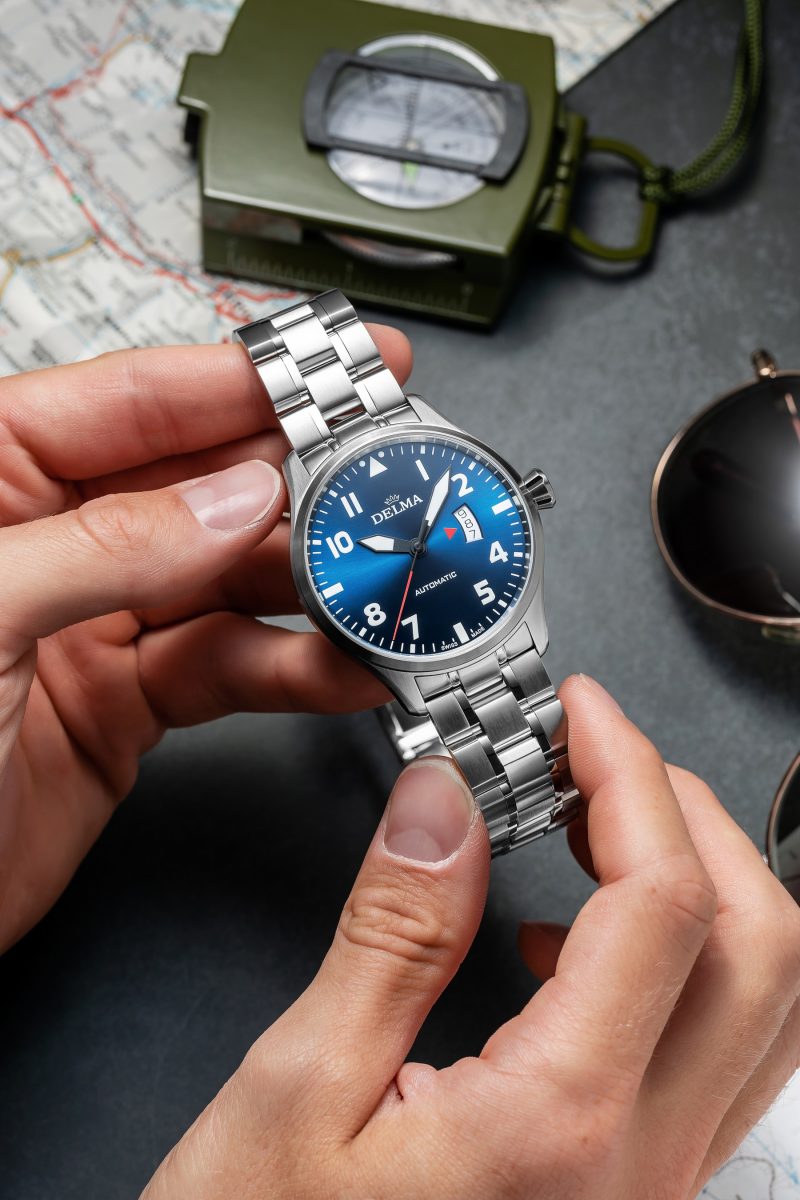 Delma Commander – 41702.570.6.049 – 1,300 USD – The Watch Pages