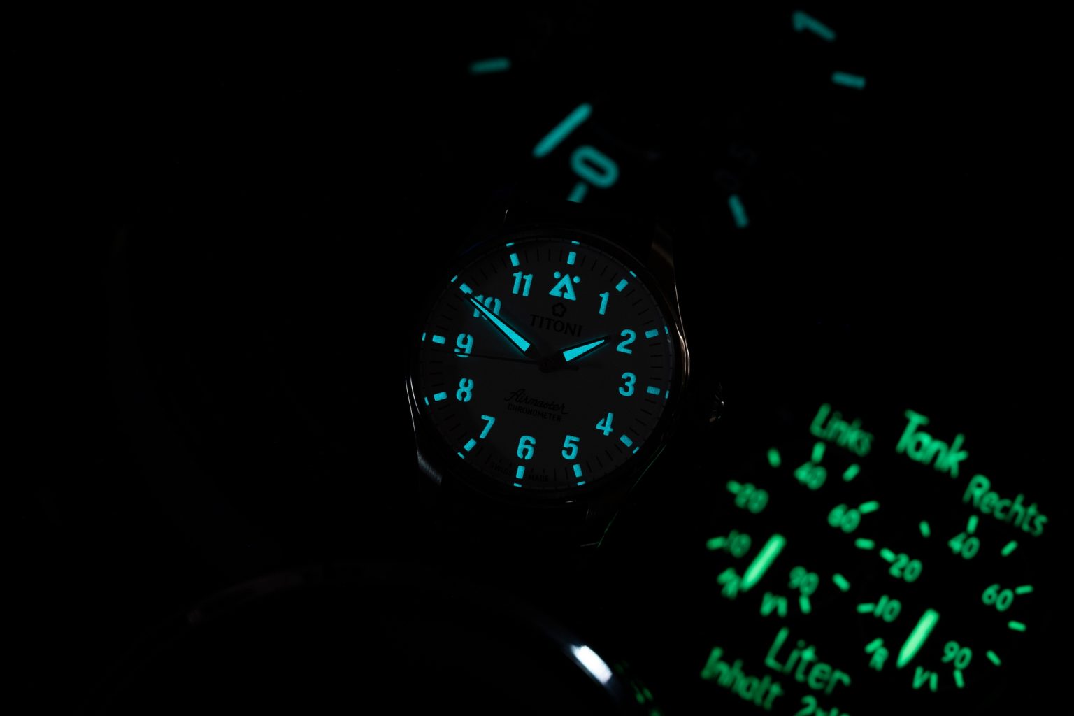 TITONI’s Airmaster Pilot Titan Chronometer - Taking Flight – The Watch ...