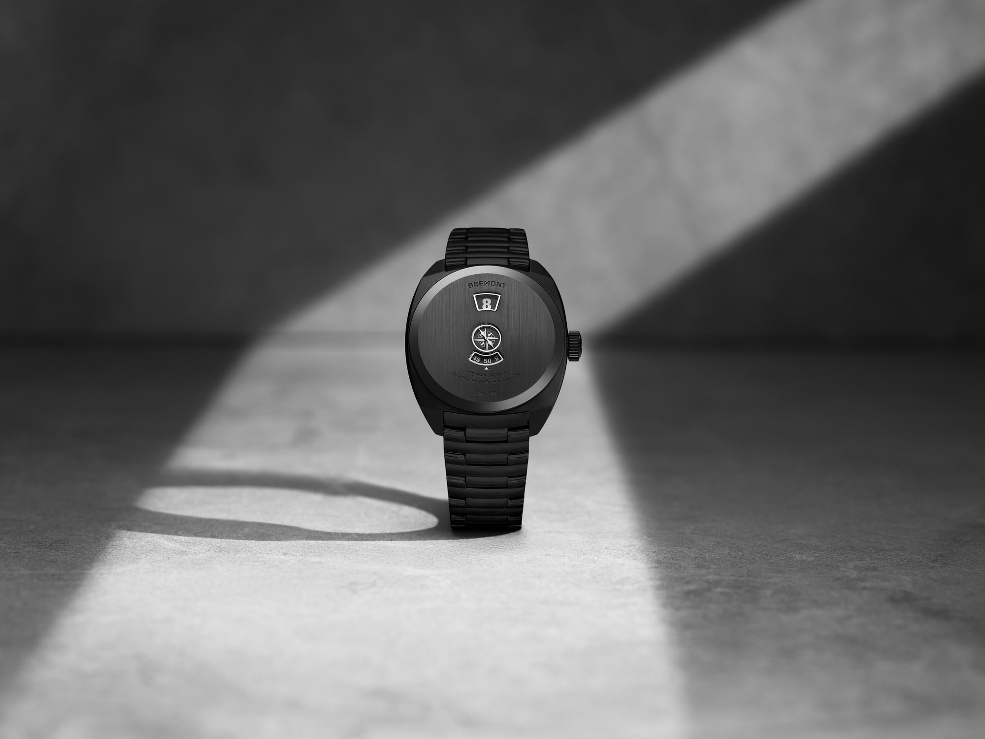 Bremont Terra Nova 38 Jumping Hour Stealth Black DLC edition – The ...